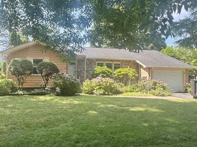 172 Mitchell Dr, New Haven, CT 06511