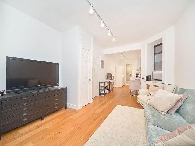 172 Mulberry Street, New York, NY