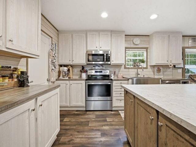 172 Sourwood Ln, Hurdle Mills, NC 27541
