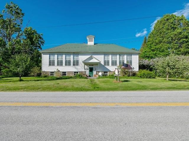 172 School St, Isle La Motte, VT 05463