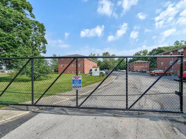 172 SHAMROCK APARTMENTS 2 Bedroom Apartment for Rent at 2430 E Kelly St, Indianapolis, IN 46203 Near Southeast