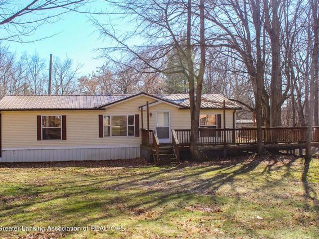 172 Sherman St, Vermontville, MI 49096