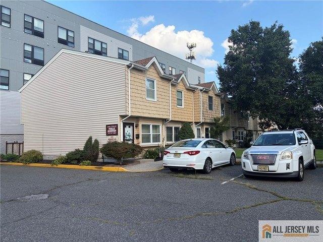 172 Roosevelt Ave Apt F, Carteret, NJ 07008
