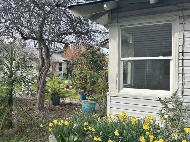 172 W Chanslor AVE