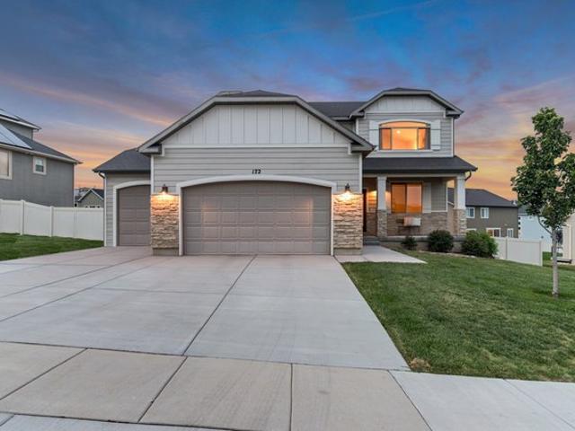 172 W Stillwater Dr, Saratoga Springs, UT 84045