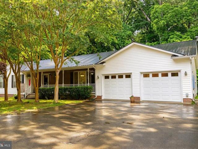 17347 Whitaker Ct, Saint Inigoes, MD 20684