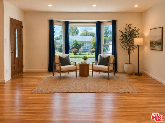 17345 Hamlin St, Lake Balboa, CA 91406 | MLS #26824 | Compass
