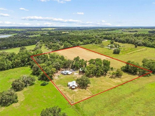 17345 Sweetwater Rd, Dade City, FL 33523