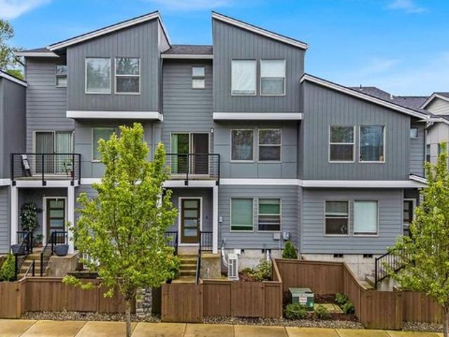 17346 SE Crossroads Ave, Happy Valley, OR 97086