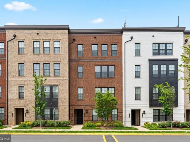 1734 McKenna Point Dr Unit 1608, McLean, VA 22102