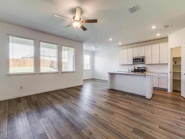 1734 Courage Creek