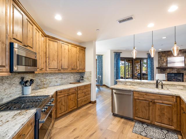 1734 e mossy oak court # 2