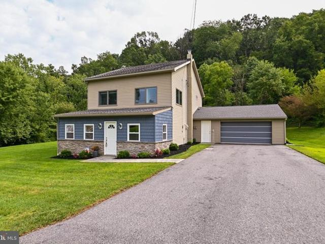 1734 Hametown Rd, Glen Rock, PA 17327