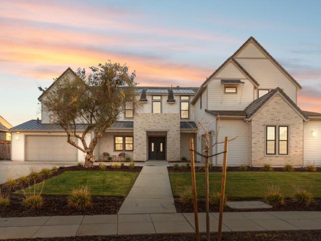 1734 Lester Avenue, Clovis, USA, CA
