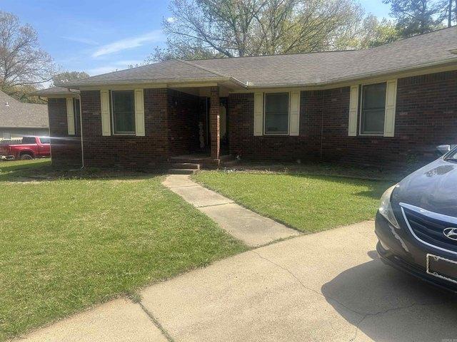 1734 Sutherland Dr, Forrest City, AR 72335