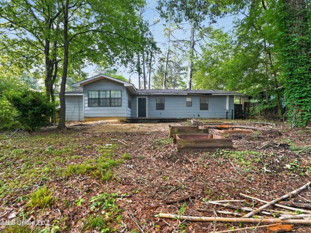 1734 Wood Glen