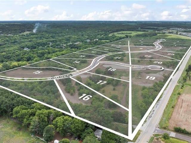 17350 Galloway Dr, Stilwell, KS 66085