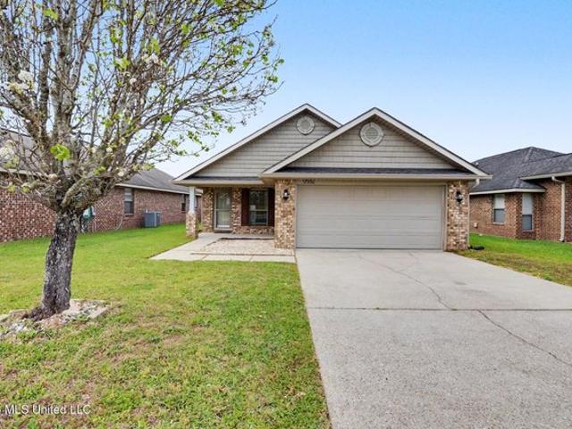 17350 Palm Ridge Dr, D'Iberville, MS 39540