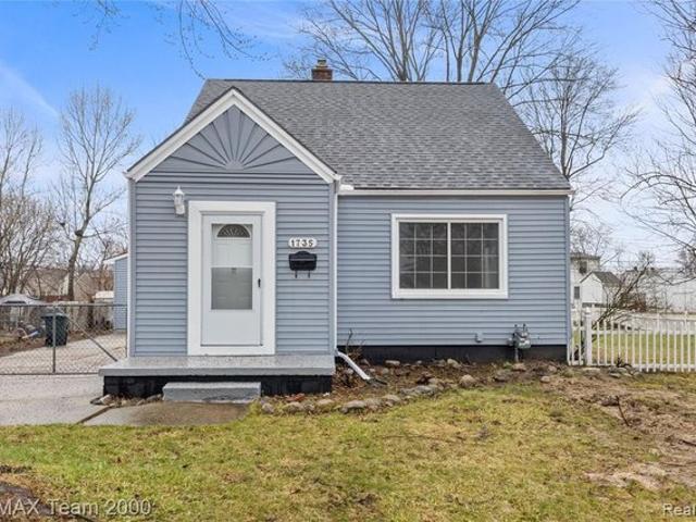 1735 Belton St, Garden City, MI 48135