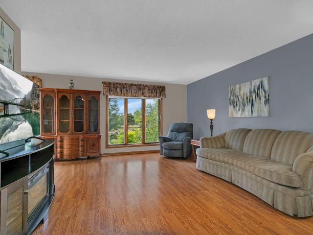 1735 Hazelwood Circle