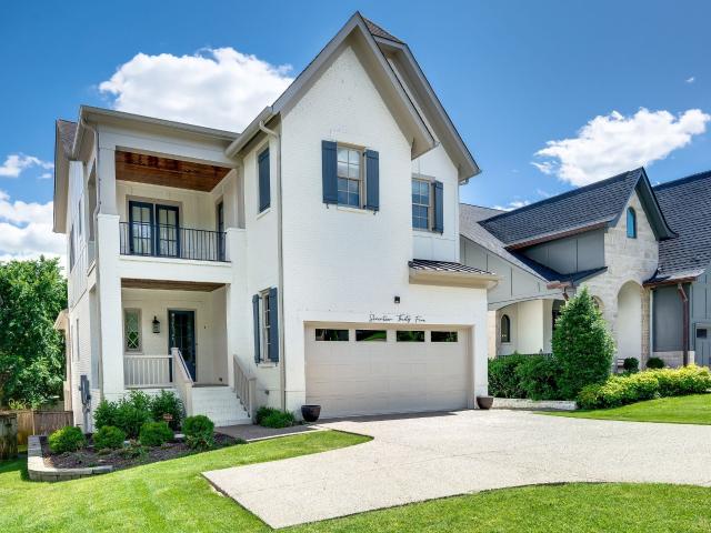 1735 Hillmont Dr