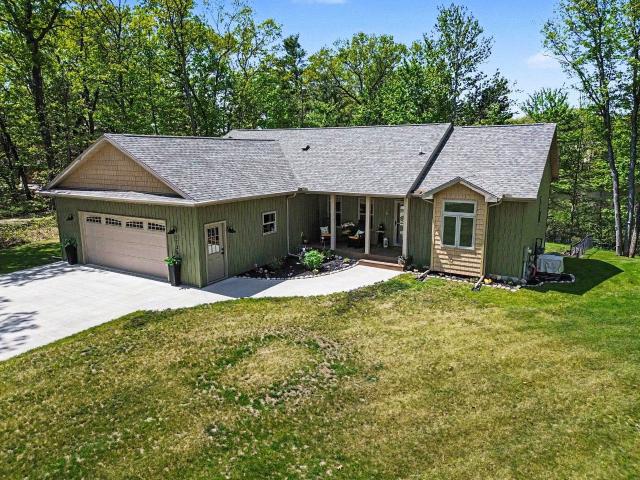 1735 Iroquois Trail