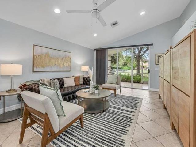 1735 Triangle Palm Terrace, Naples, FL 34119