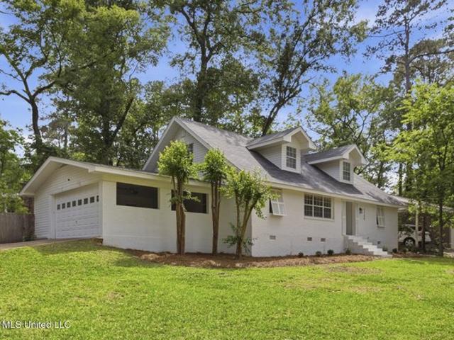 1735 Wilhurst St, Jackson, MS 39211
