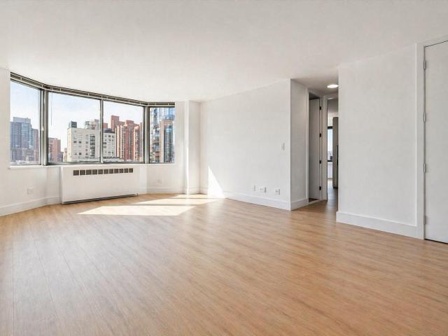 1735 York Avenue 16G