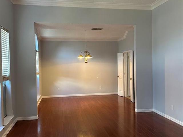 1736 Marian Lane