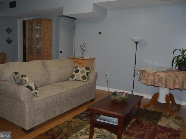 1736 N Rhodes Street # 5 290