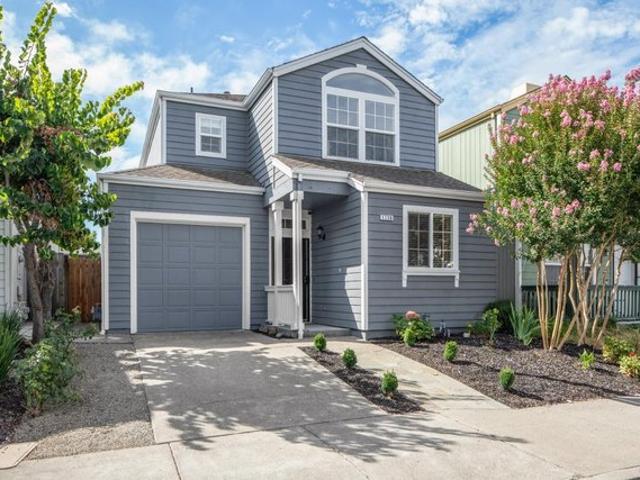 1736 Cork Tree Ln, Santa Rosa, CA 95404