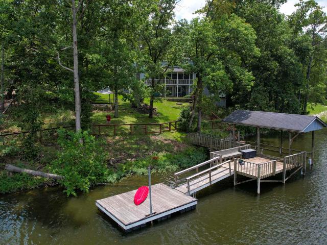 1736 Lake Road