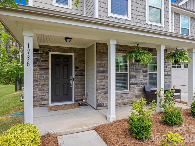 1736 Rhynes Trail
