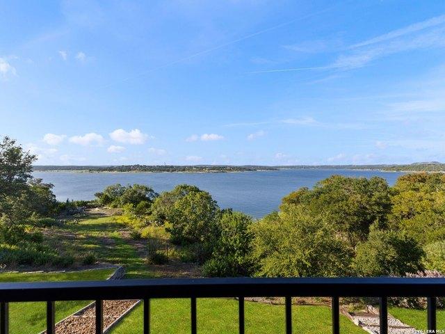 1736 Stagecoach Dr, Canyon Lake, TX 78133
