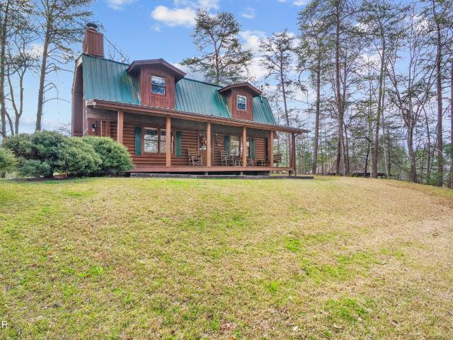 1736 Walker Trail