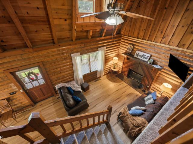 1736 Walker Trail
