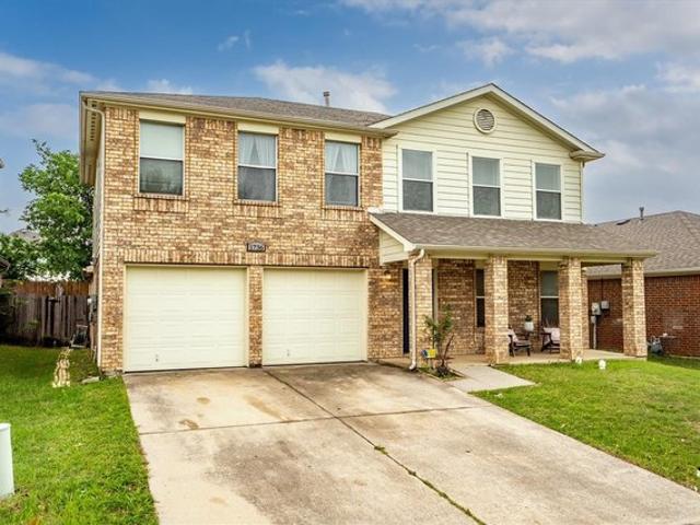 1736 White Feather Ln, Fort Worth, TX 76131