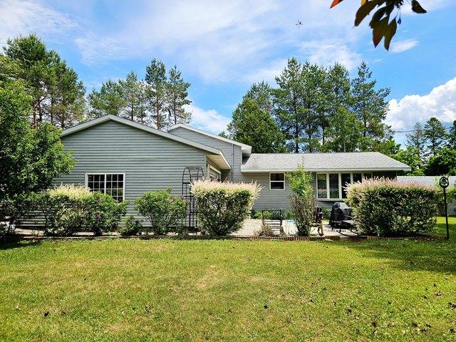 17373 Davis St, Curtis, MI 49820