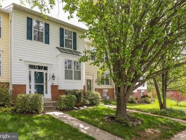 17372 Legacy Ter, Round Hill, VA 20141