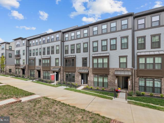 17379 Harrison Rdg Dr, Dumfries, VA 22026 | MLS #VAPW2111 | Compass