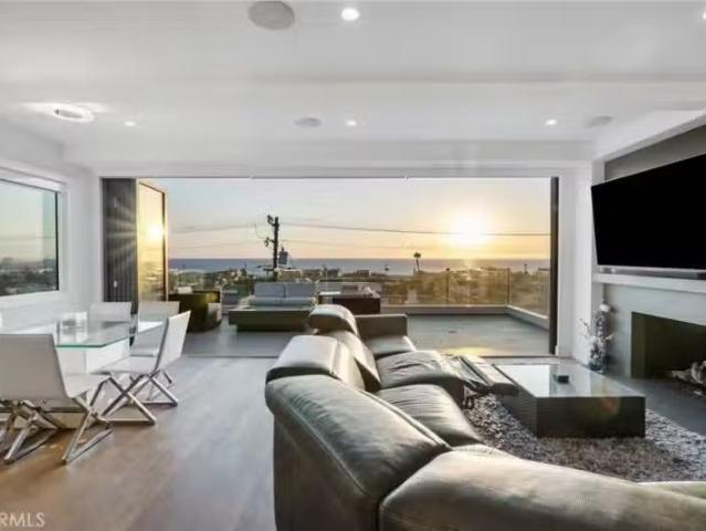 1737 Manhattan Avenue, Hermosa Beach, CA 90254