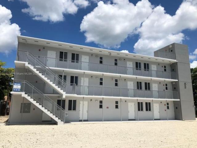 1737 NW 3rd Ave #6 Miami, FL 33136
