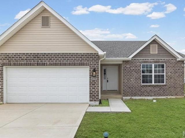 1737 Old Park Ln, Swansea, IL 62226