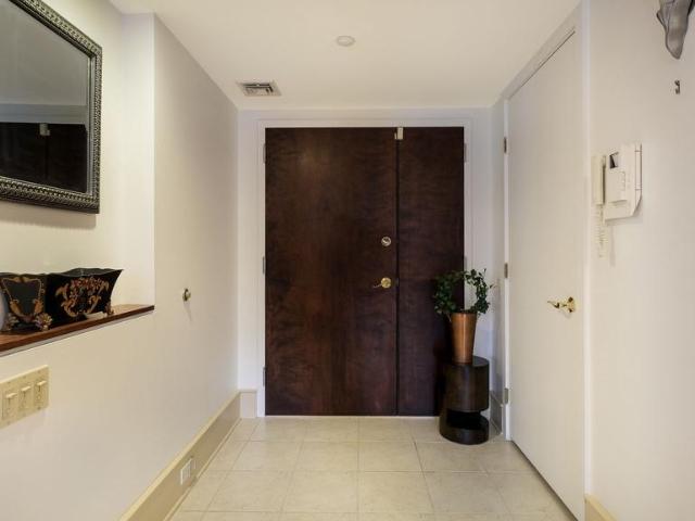 1737 Chestnut Street # 701