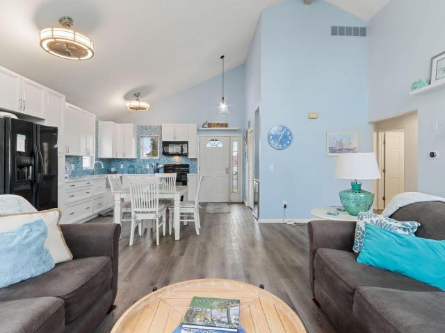 1737 Cottage Dr, Unit 718, Geneva, WI 53147 | MLS #1953