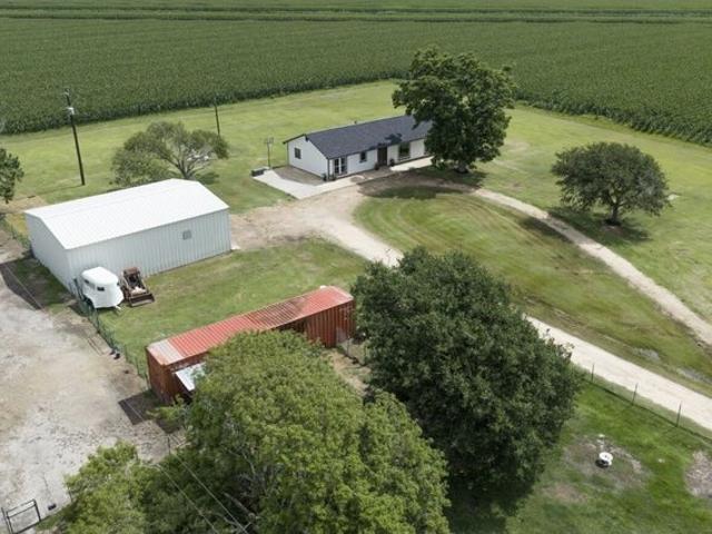 1737 County Road 425, Clemville, TX 77414