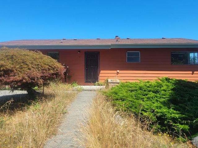 1737 E 5th St, Port Angeles, WA 98362