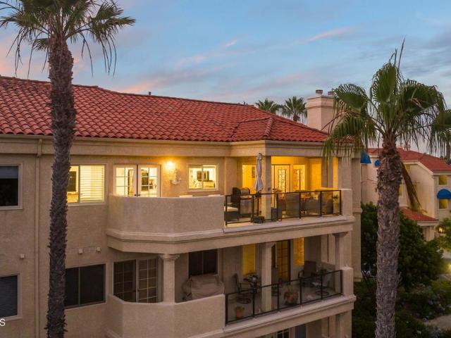 1737 Emerald Isle Way