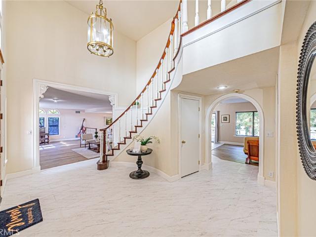 1737 Gainsborough Road